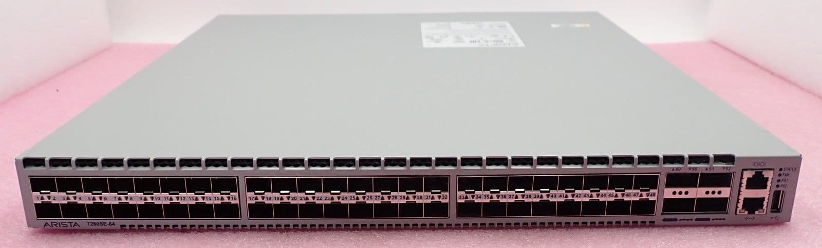 Arista 7280SE DCS-7280SE-64-F 48x 10GbE SFP 4x 40Gb QSFP Port F2B 1U Switch