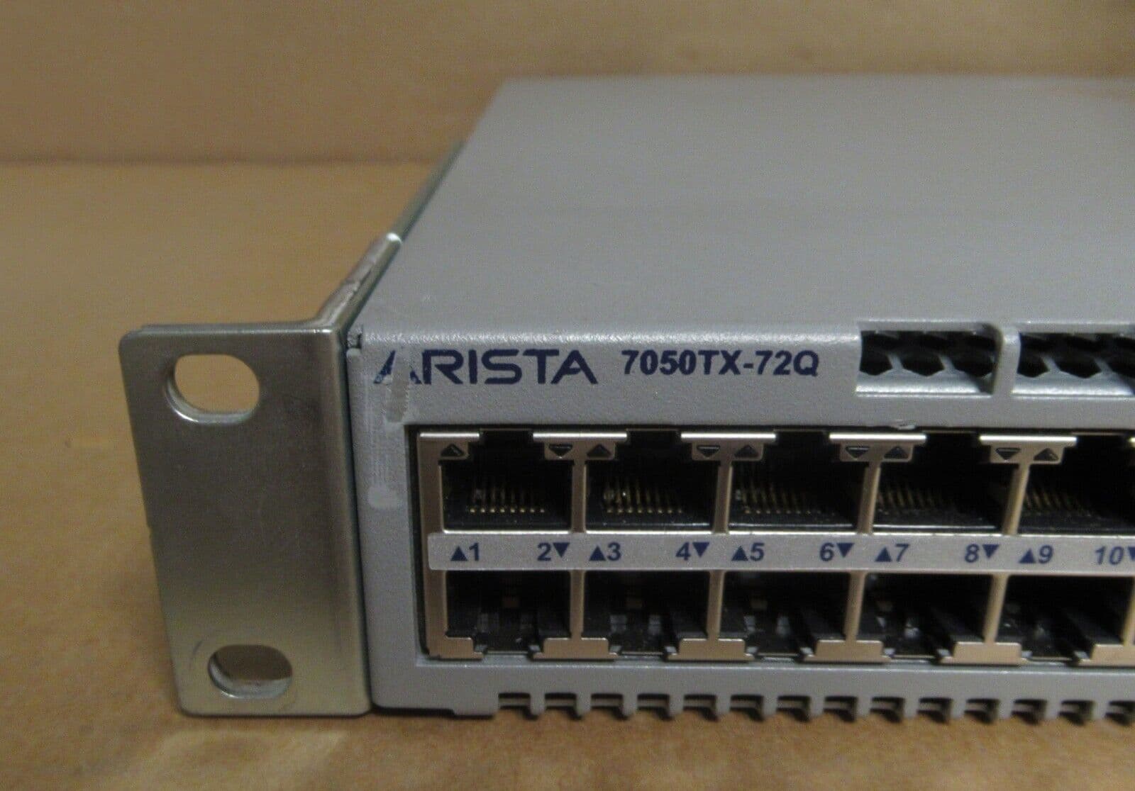 Arista DCS-7050TX-72Q 48x 1/10GBase-T 6x 40GbE QSFP Port 1U Switch 2x PSU