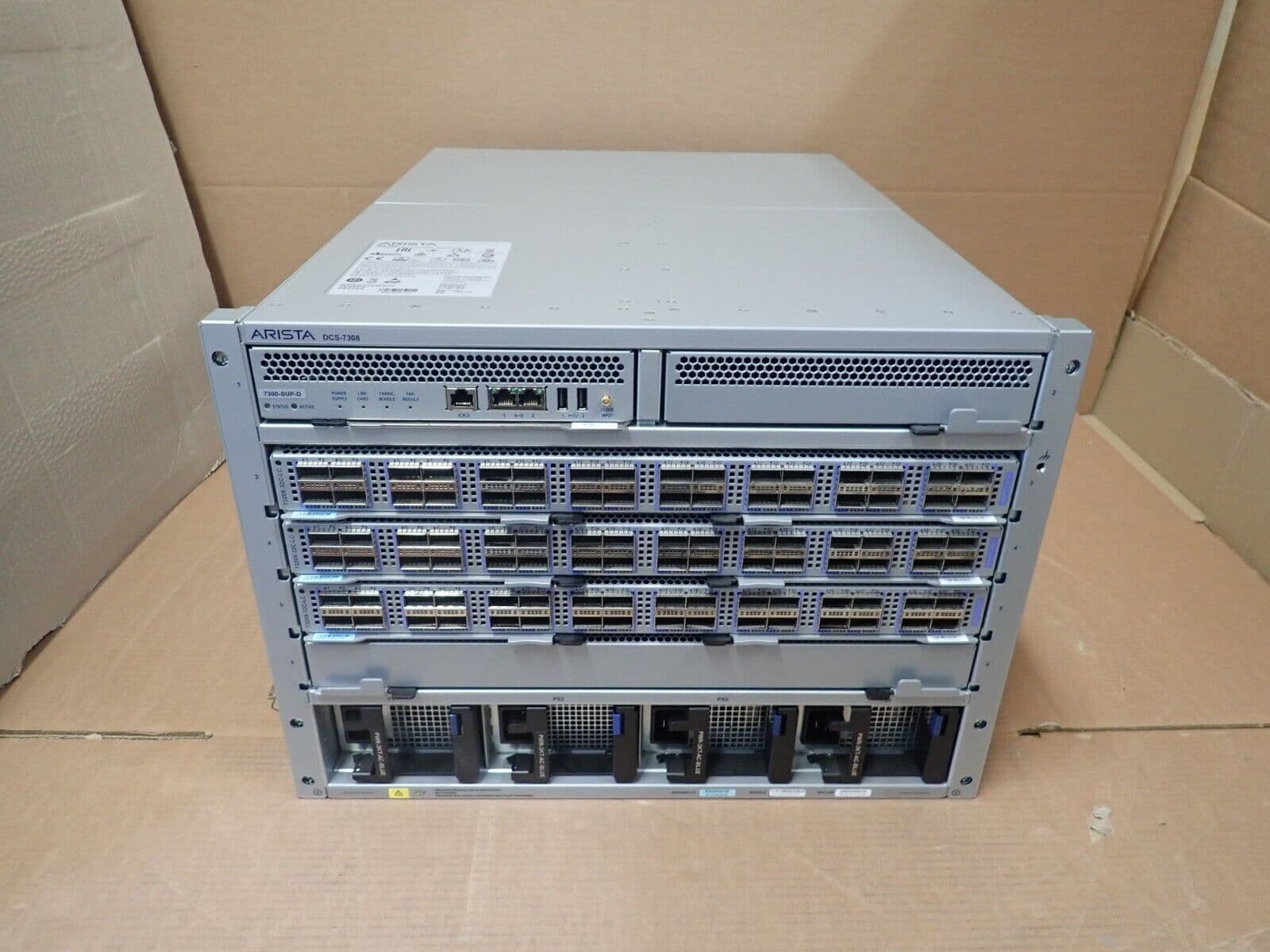 Arista DCS-7304 Data Center Switch 96 x 100GbE QSFP100 ports 3 x 7320X ...