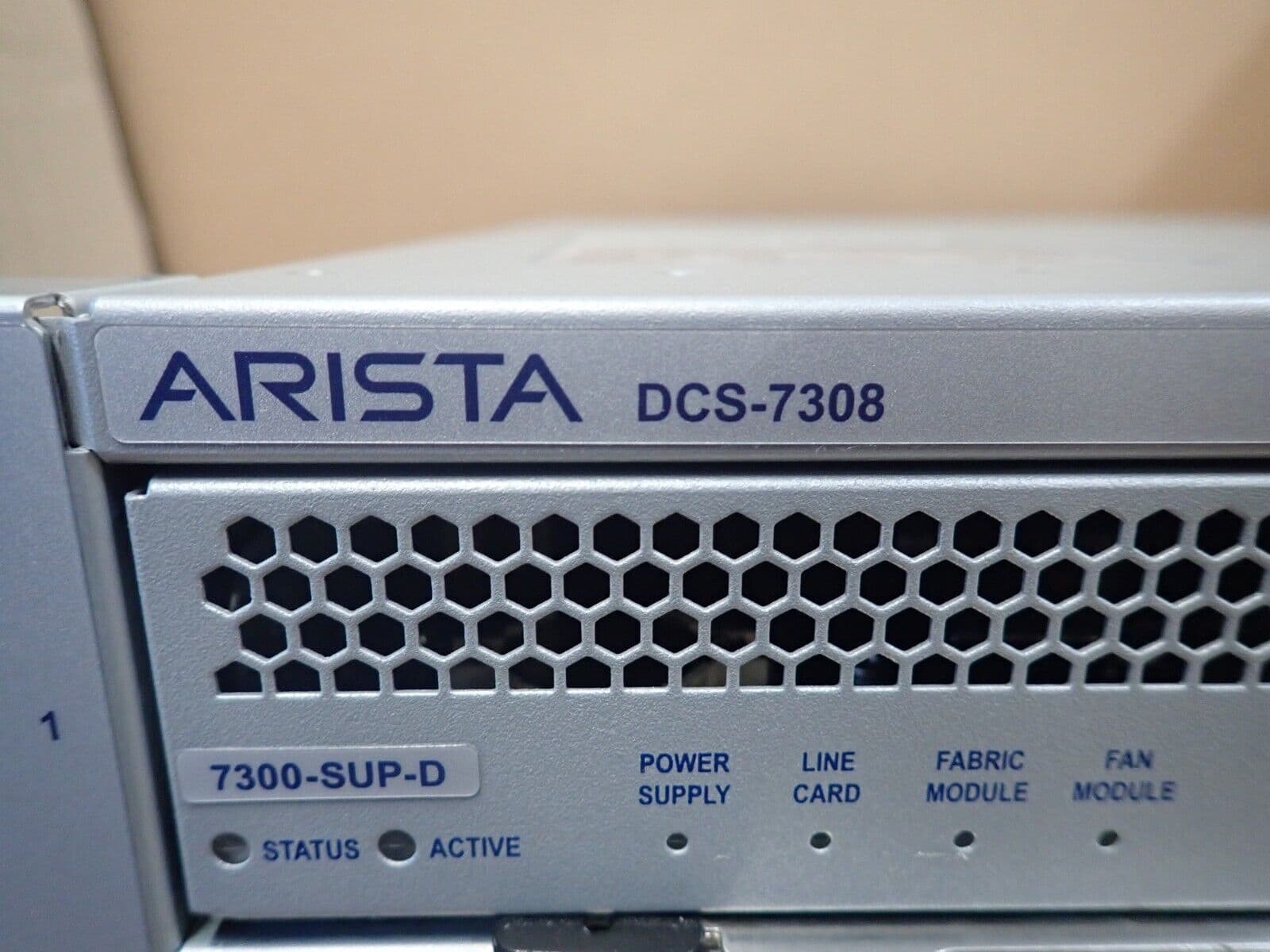 Arista DCS-7304 Switch 64 x 100GbE QSFP100 ports 2 x 7320X-32C-LC