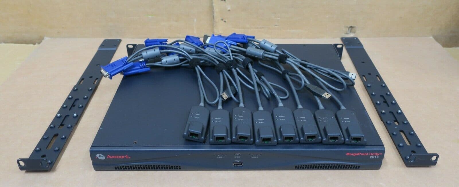 Avocent 16 Port MergePoint Unity MPU2016 USB Digital KVM IP Switch 8x ...