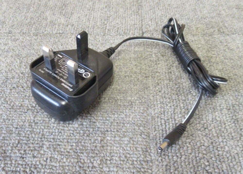 Binatone TEE090P030 Uk Plug Switching AC Power Adapter 2 7W 9V 300mA