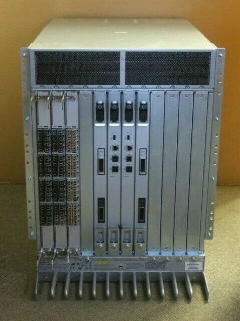 Brocade 12-Slot Backbone Director Switch HD-DCX-0001 3x FC8-32 2x CP8 ...