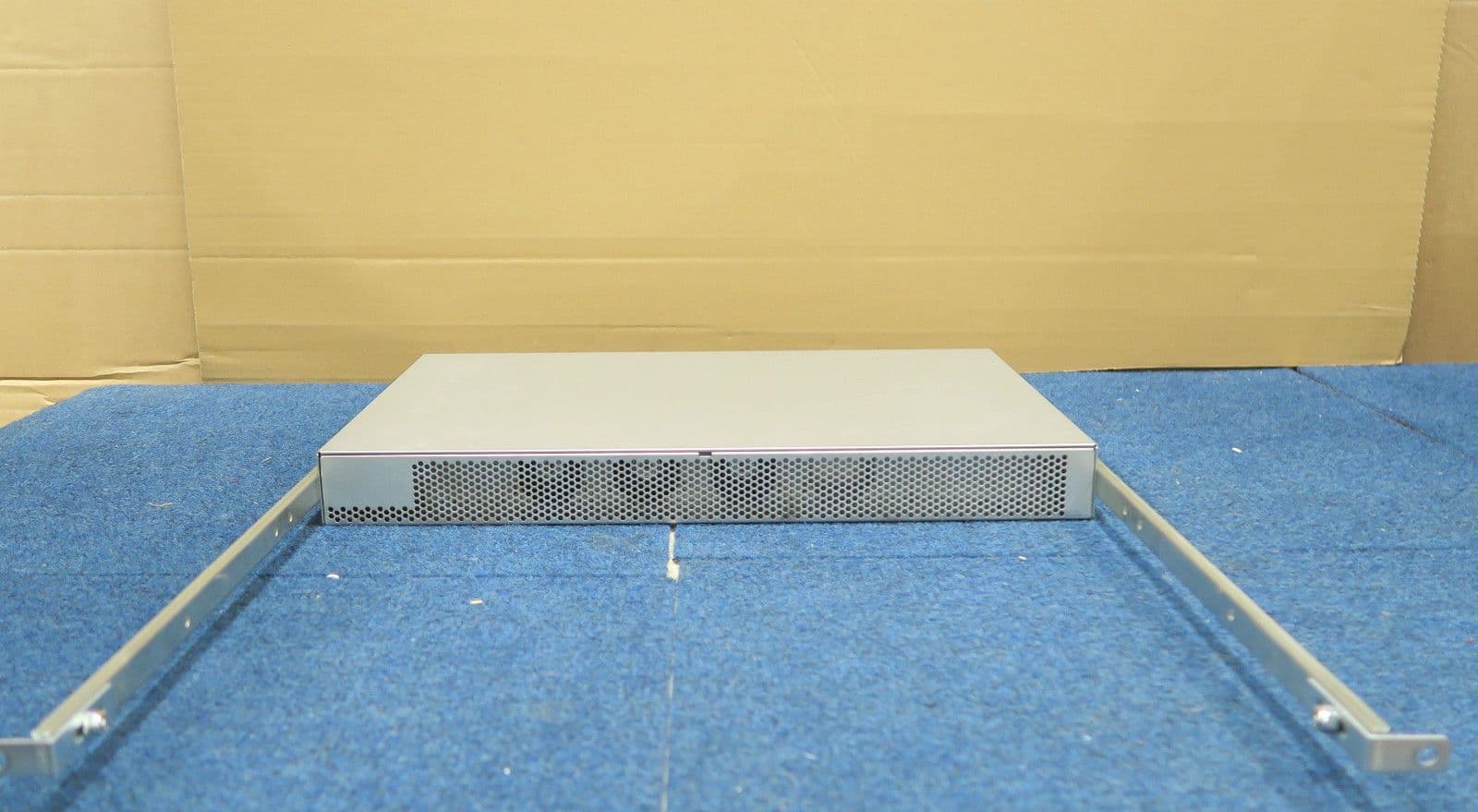 Brocade 300 320 SN-320 24 Port 8GB 8Gbps FC Fibre 8 Ports Active 80 ...