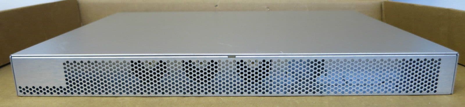 Brocade 300 BR-320-0008 24-Port 8GB Fibre Channel SAN Switch 16 Ports ...