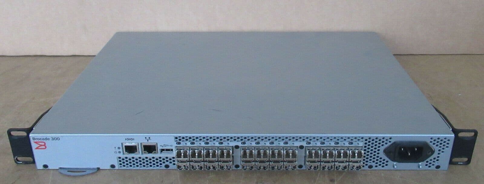 Brocade 300 XBR-320-0000 24-Port 8Gb FC Switch 24-Port Active 24x SFP ...