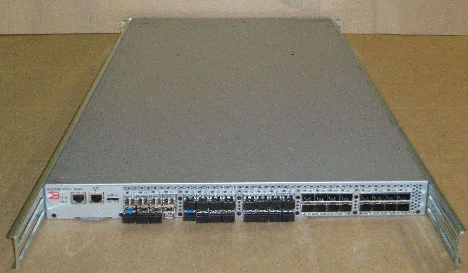 Brocade 5100 NA-5120-0008 40-Port 8Gb Fibre Channel SAN Switch 24-Port Active