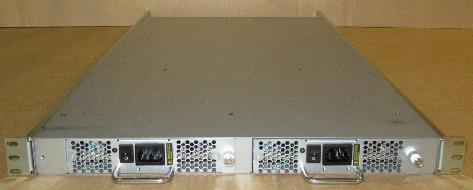 Brocade 5100 NA-5120-0008 40-Port 8Gb Fibre Channel SAN Switch 24-Port ...