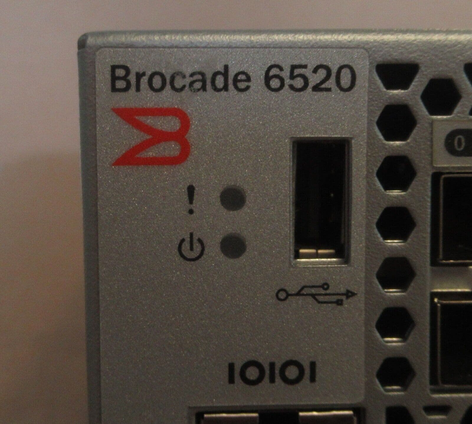 Brocade 6520 96-Port 72-Active 8Gb SFP FC SAN Switch Lots licences