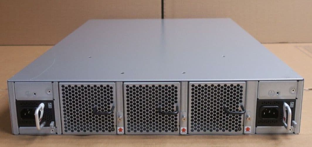 Brocade 6520 96-Port 96-Active 16Gb SFP FC SAN Switch HD-6520-96-16G-R Lic