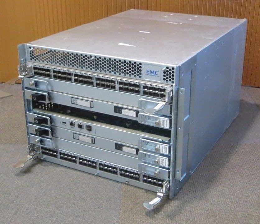 Brocade ED-DCX-4S Backbone SAN Switch 100-652-565 2x FC8-48 1x CP8 2x CR4S8