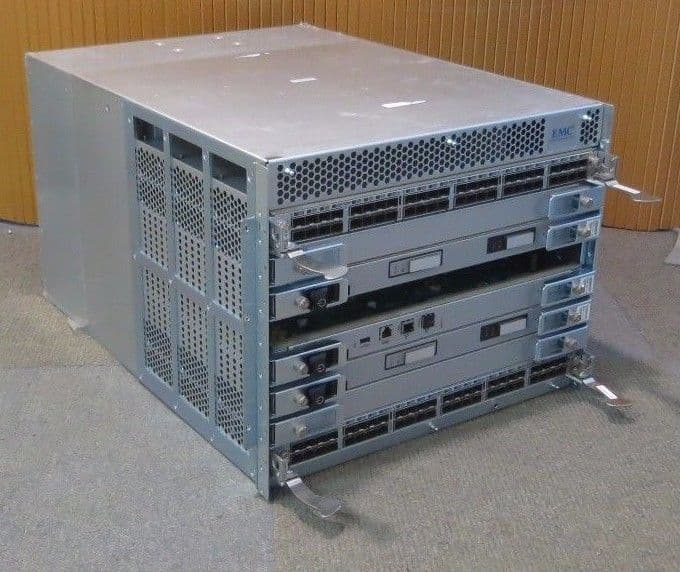 Brocade ED-DCX-4S Backbone SAN Switch 100-652-565 2x FC8-48 1x CP8 2x CR4S8