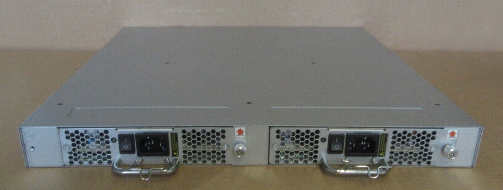 Brocade EMC 6510 DS-6510B 48-Port 24 Active 16Gb FC Switch extra licences