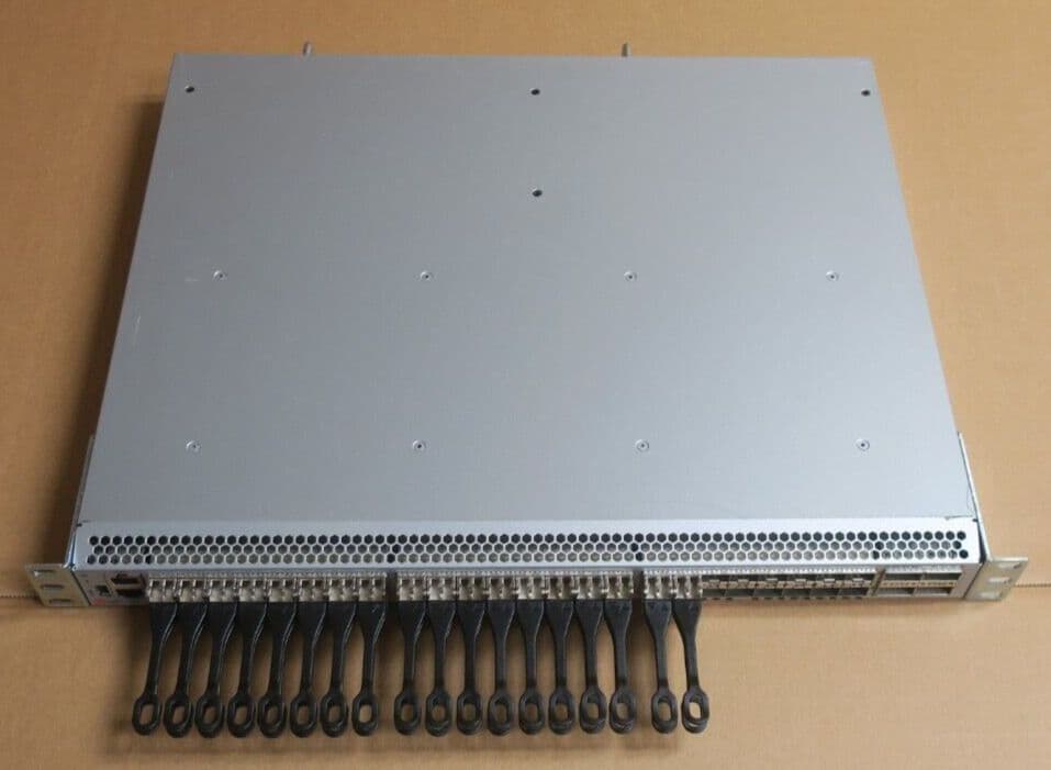 Brocade G620 48x 32Gb SFP 4x QFlex FC Switch BR-G620-24-32G-R SFPs 36 ...