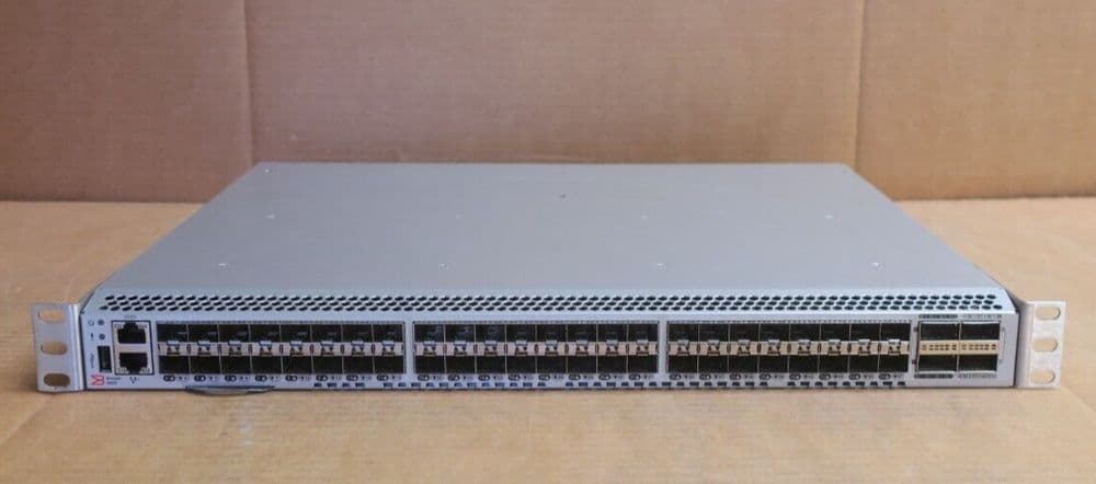 Brocade G620 48x 32Gb SFP 4x QFlex Port FC Switch BR-G620-48-32G-R 1