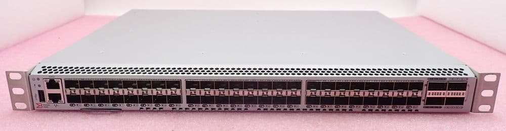 Brocade G620 48x 32Gb SFP 4x QFlex Port FC Switch BR-G620-48-32G-R 24Active