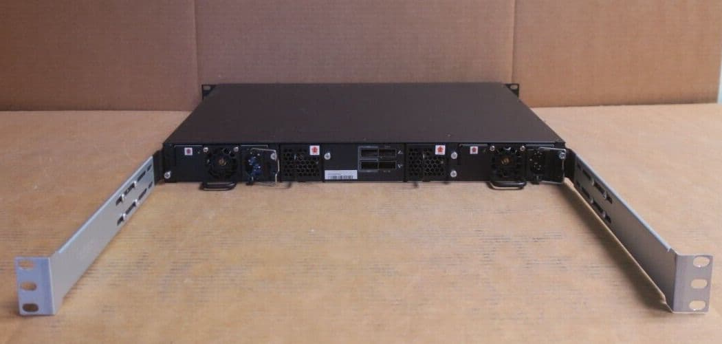 Brocade ICX 6610-24 24x 1GbE RJ45 8x 1GbE SFP 4x 40G Stacking 2 stack cable