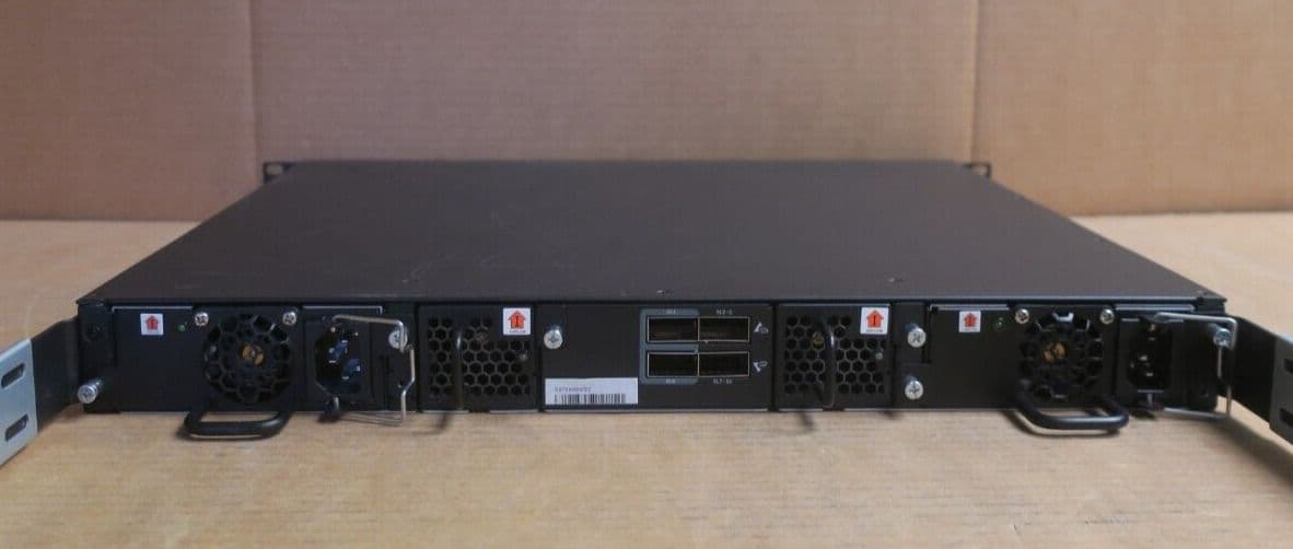 Brocade ICX 6610-24 24x 1GbE RJ45 8x 1GbE SFP 4x 40G Stacking 2 stack cable