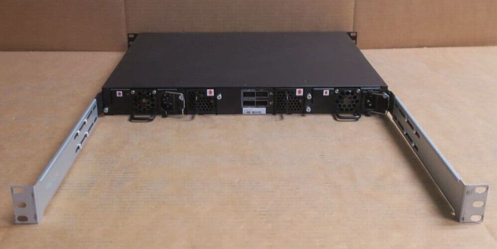 Brocade ICX 6610-24 24x 1GbE RJ45 8x 1GbE SFP 4x 40G Stacking Port Switch