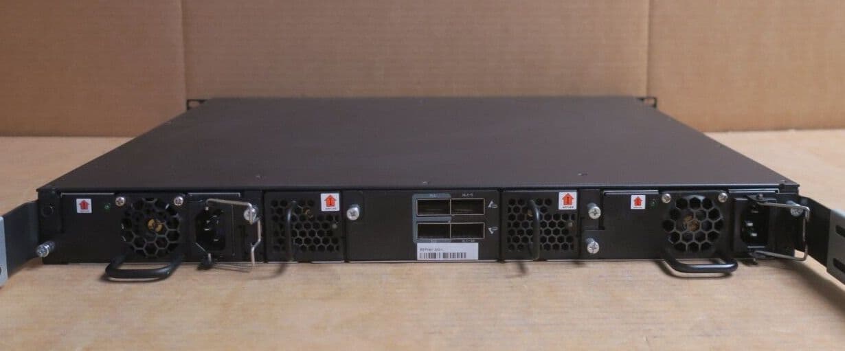 Brocade ICX 6610-24 24x 1GbE RJ45 8x 1GbE SFP 4x 40G Stacking Port Switch