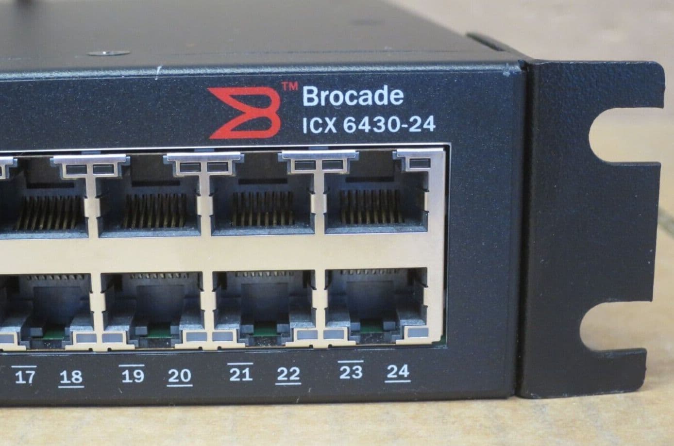 Brocade ICX6430-24 EM-ICX6430-24 24Port Gigabit Ethernet 4X1 GbE SFP Switch