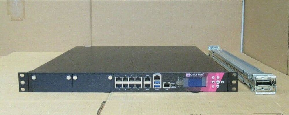 Checkpoint 5800 Security Gateway Appliance Firewall Rackmount PL-30 2x PS