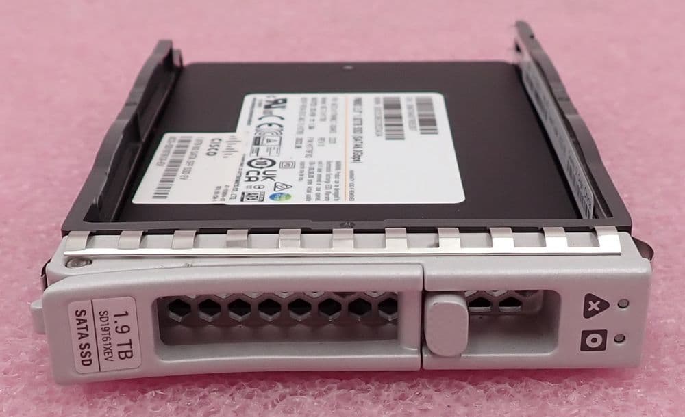 Cisco 1 9TB 2 5" SATA 6G Solid State Drive SSD UCS-SD19T61X-EV in M5 M6 ...
