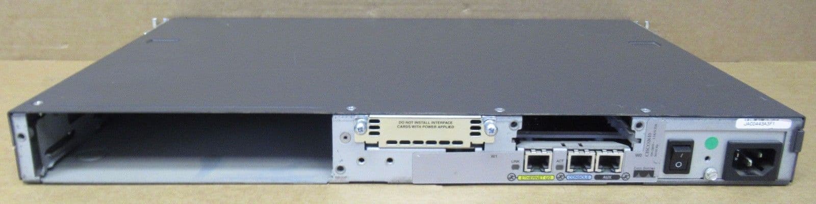 Cisco 2610XM 10/100 Mbps Ethernet Router 32Mb 1U Wired 2600 Series