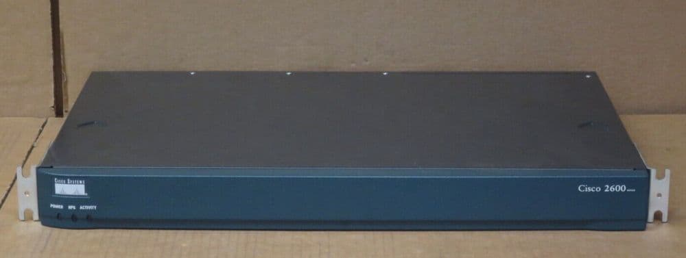 Cisco 2611 10/100Mbps Fast Ethernet Modular 1U Wired Network Rackmount ...