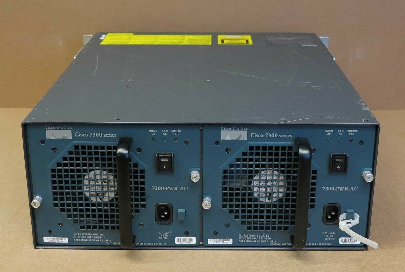Cisco 7304 Series 4-Slot Router Chassis 1x C7304-NPE-G100 2x SPA-4FE 2x ...