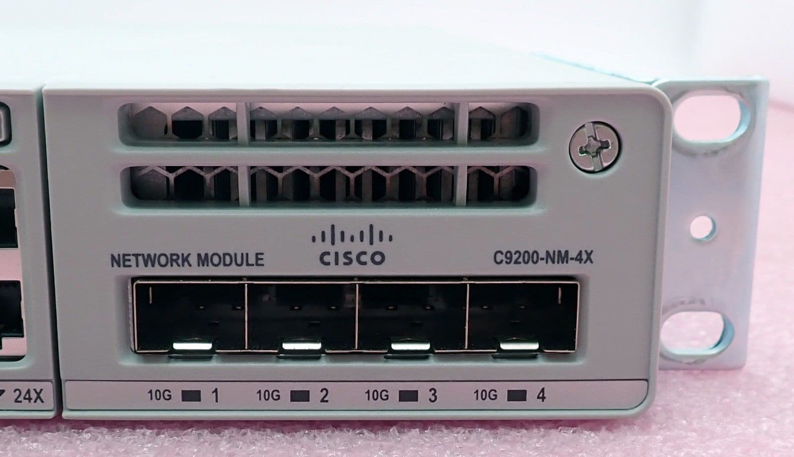 Cisco Catalyst 9200 C9200-24P-A 24-Port 1GbE PoE Switch C9200-NM-4X Module