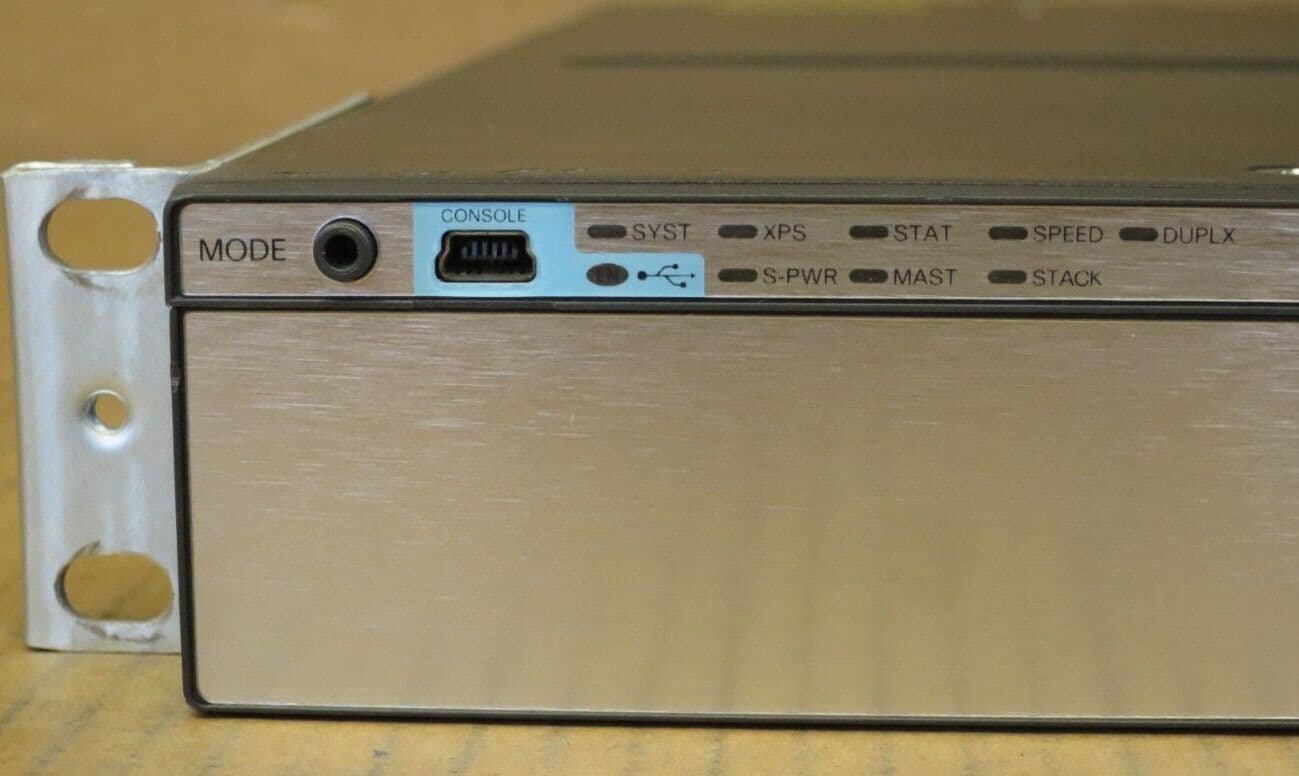 Cisco Catalyst WS-C3750X-24T-S 24-Port Managed 10/100/1000 1GbE ...