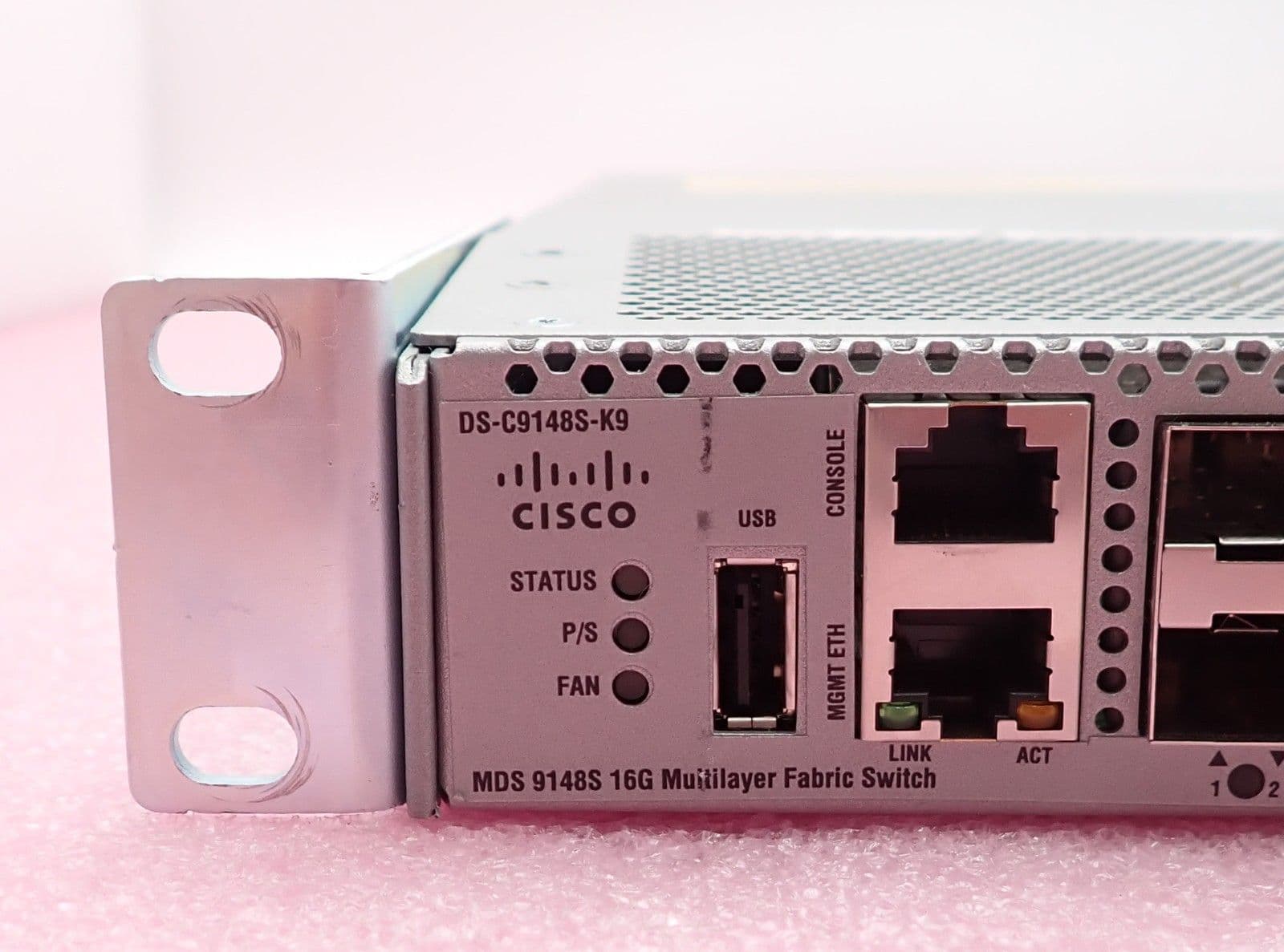 Cisco DS-C9148S-K9 MDS 9148S 48x 16G FC 24-Active Multilayer Fabric Switch