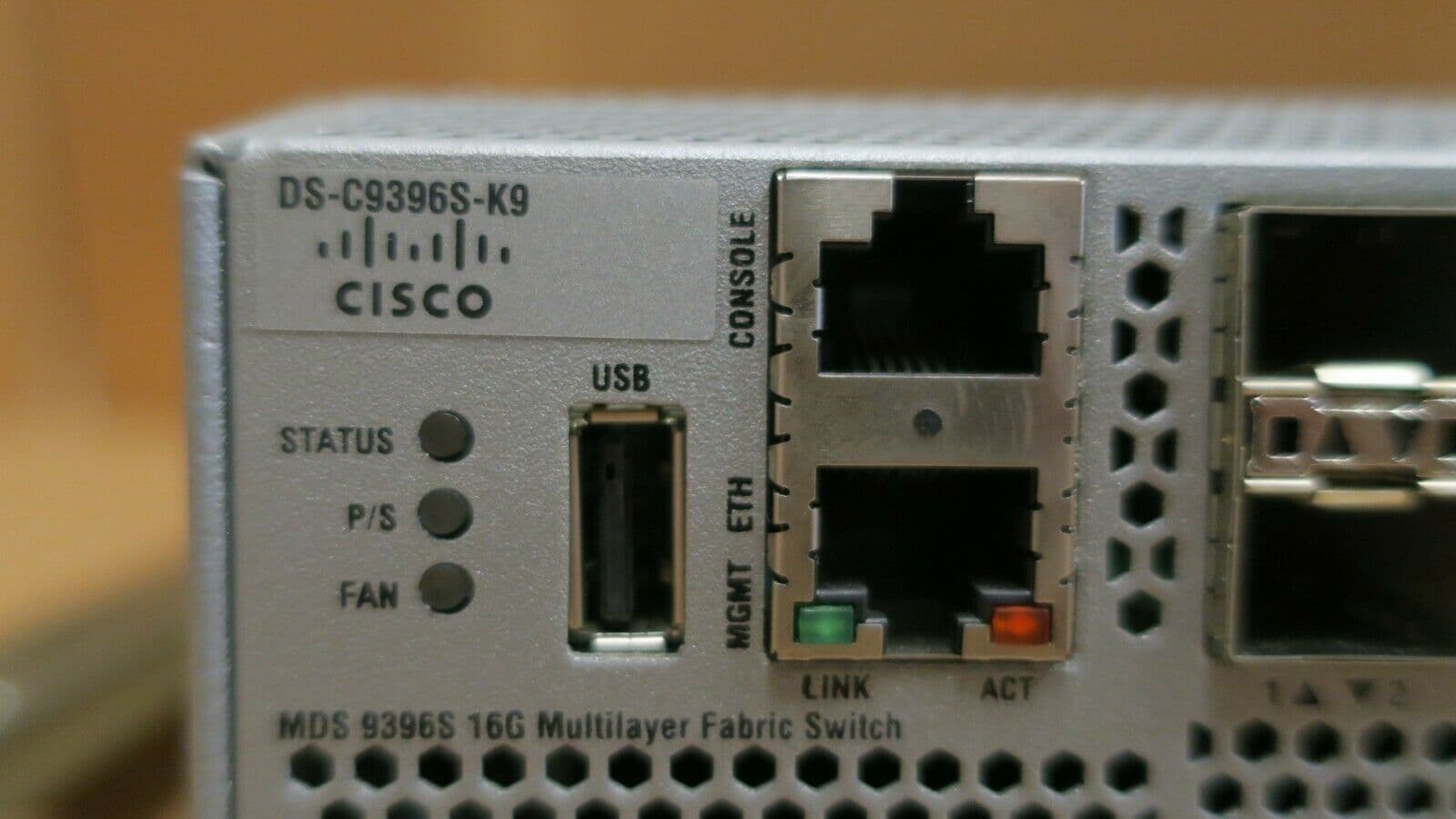 Cisco DS-C9396S-K9 MDS 9396S-K9 48-Port Active 16GbE Multilayer Fabric ...