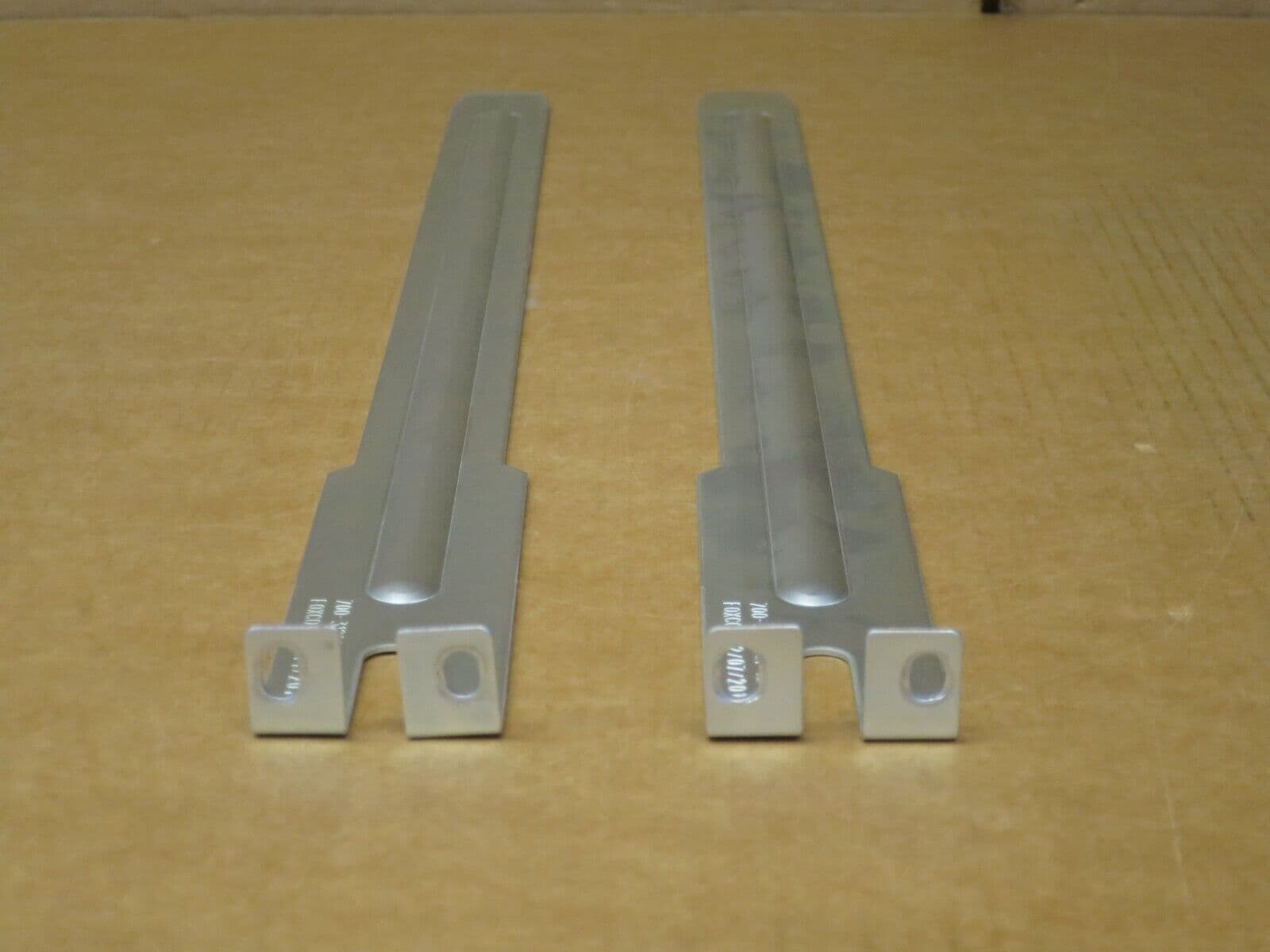 Cisco Nexus 2000 series FoxConn 700-31260-01 Switch Bracket 19" outer ...