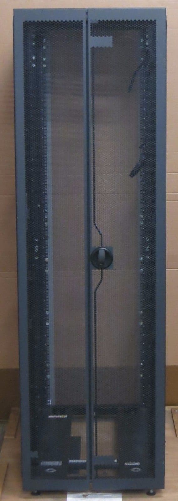 Cisco R-Series R42610 42U RACK-UCS2-INT Server Enclosure Network Rack ...