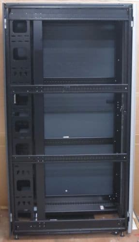 Cisco R42610 42U RACK-UCS2-INT Server Enclosure Network Rack Cabinet ...