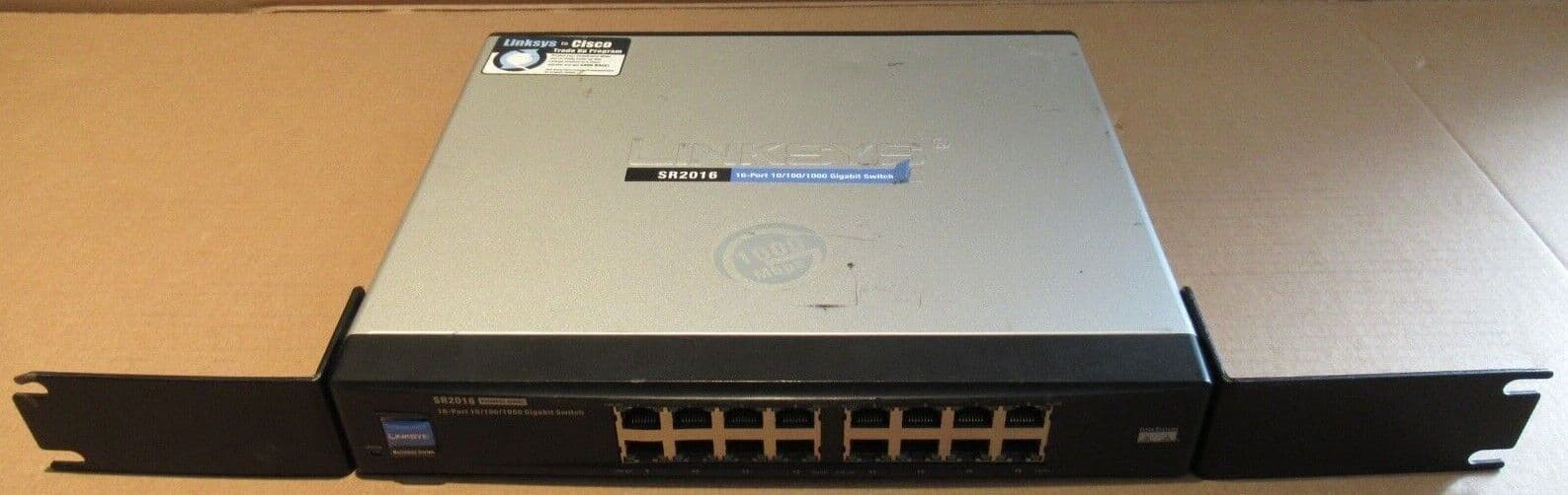 Cisco Small Business SR2016 16-Port 10/100/1000 Ethernet Unmanaged Switch