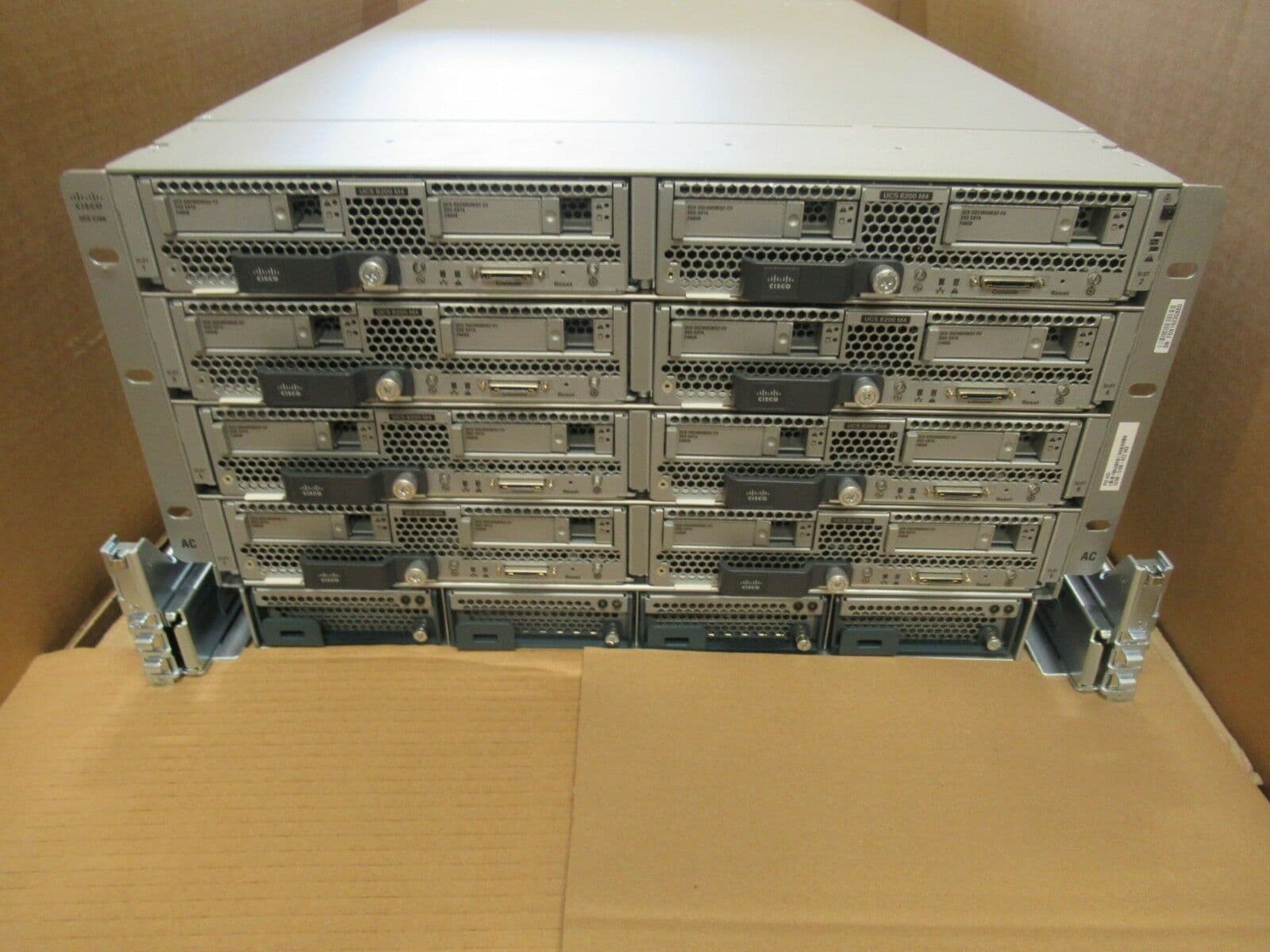 Cisco UCS 5108 8x B200 M4 Blade Servers 16x Intel E5-2660v3 10-Core ...