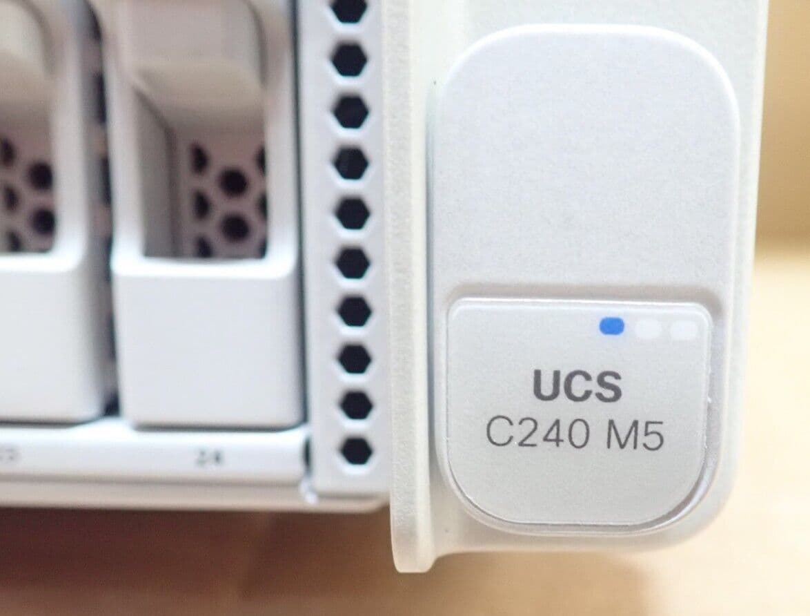 Cisco UCS C240 M5 CTO Server 1-2 2nd Gen Scalable CPU 24-DIMM 26x 2 5 ...