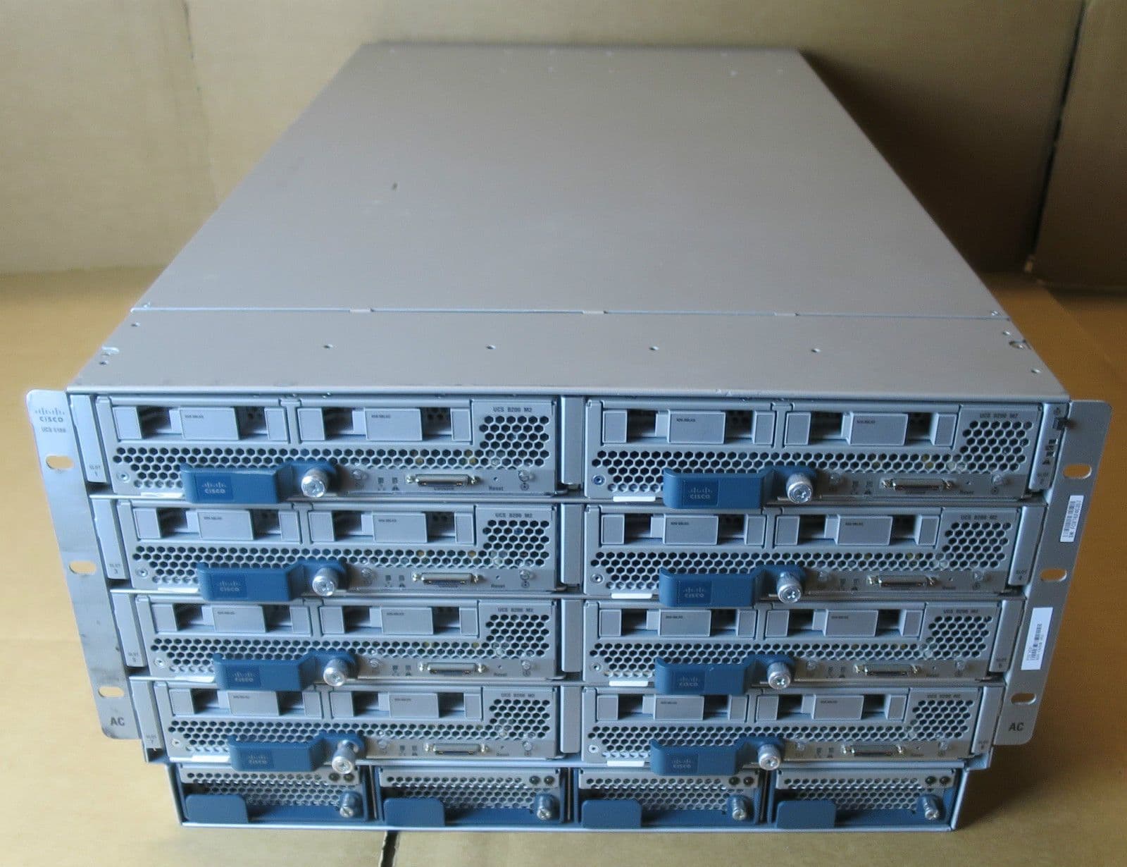 Cisco UCS5108 8x B200 M2 Blade Servers 16x SIX-CORE 2 40GHz 192Gb RAM ...