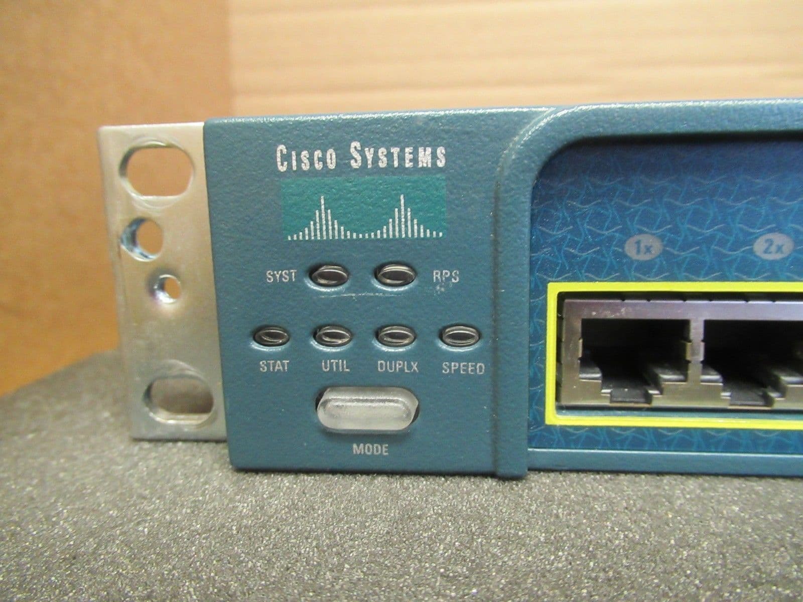 Cisco WS-C2950SX-24 Catalyst 2950 24-Port Fast Ethernet Switch W ...