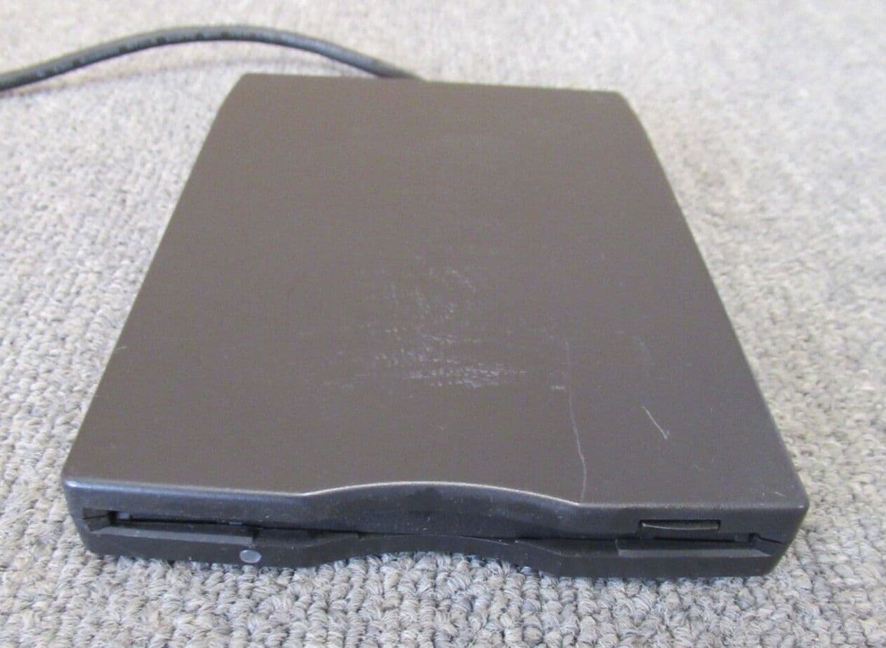 Compaq 19308801-28 254304-001 USB 3 5" External Slim Portable Flopply Drive
