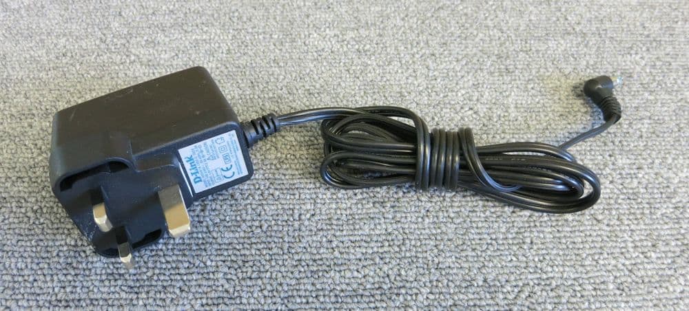 D-Link AD6818-1505-D AC Power Adapter 12 Watt 5 Volts 2 5 Amp UK Plug