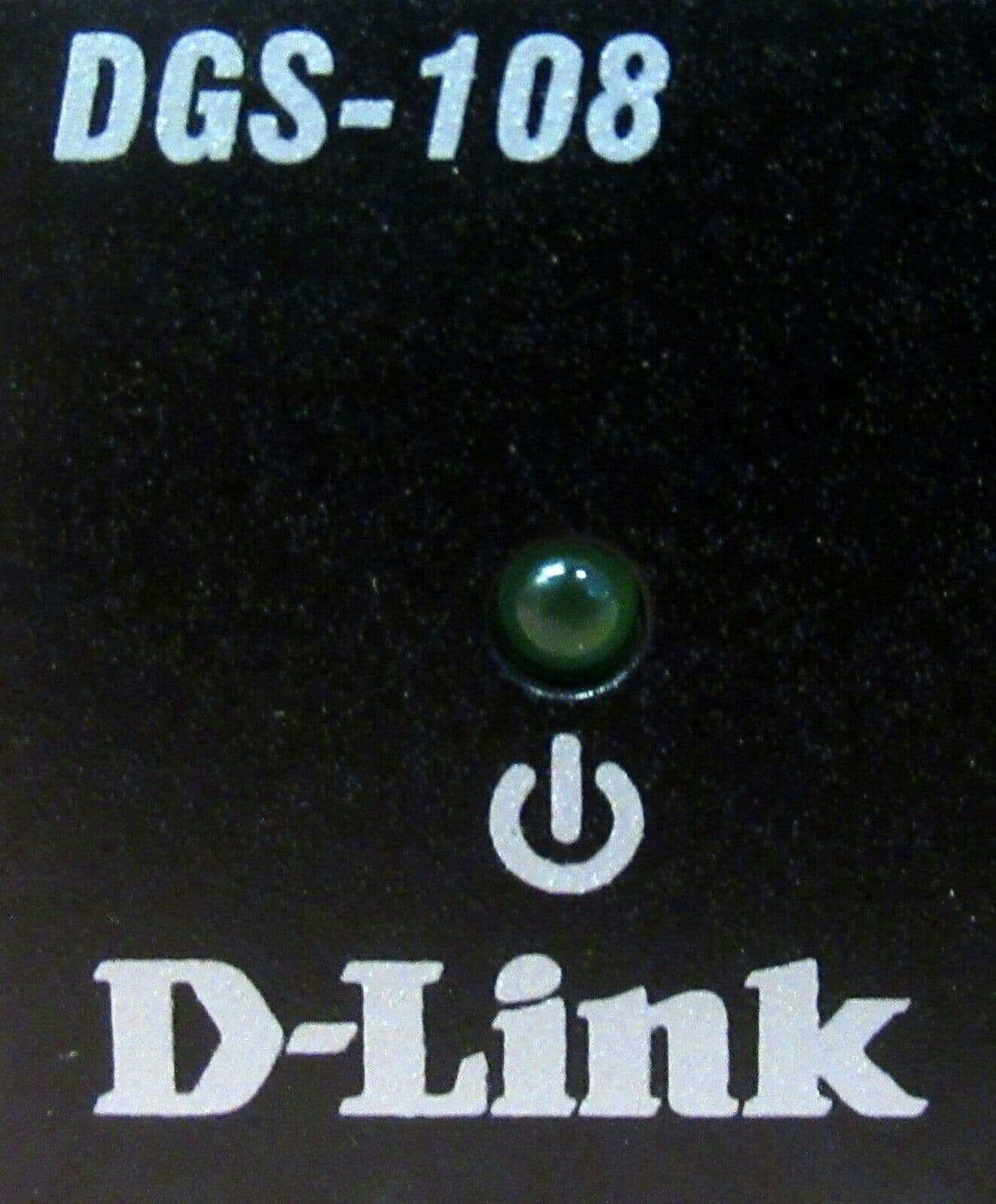 D-Link DGS-108 8 Port Unmanaged Gigabit Ethernet Switch With AC Adapter