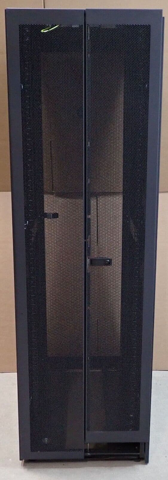 Dell 4210 42U PowerEdge Server Network Rack Cabinet 1000mm x 610mm Sides