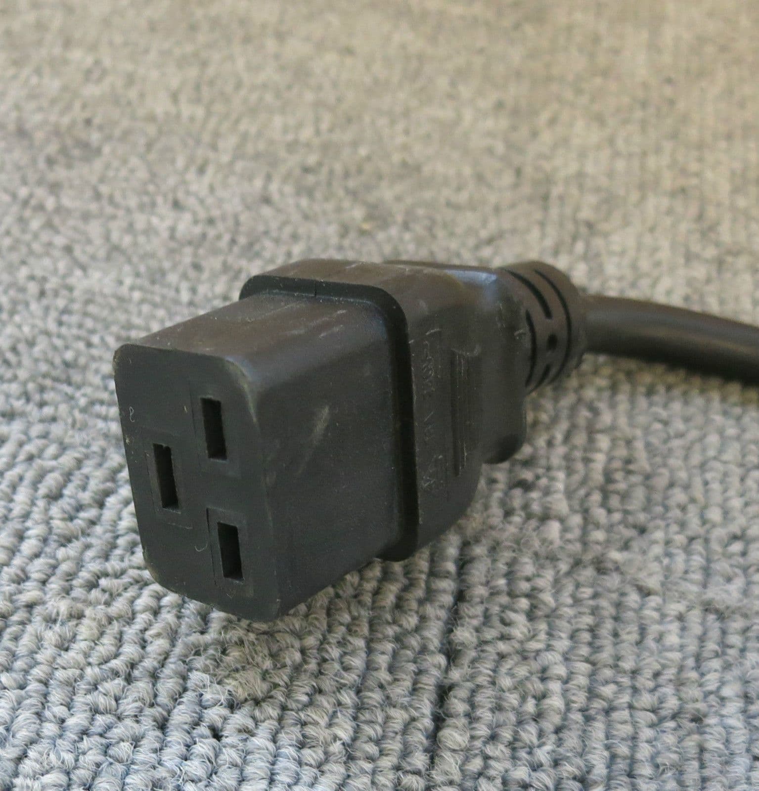 Dell 9R905 Power Cable Cord For Server Rack Cabinets PDU s