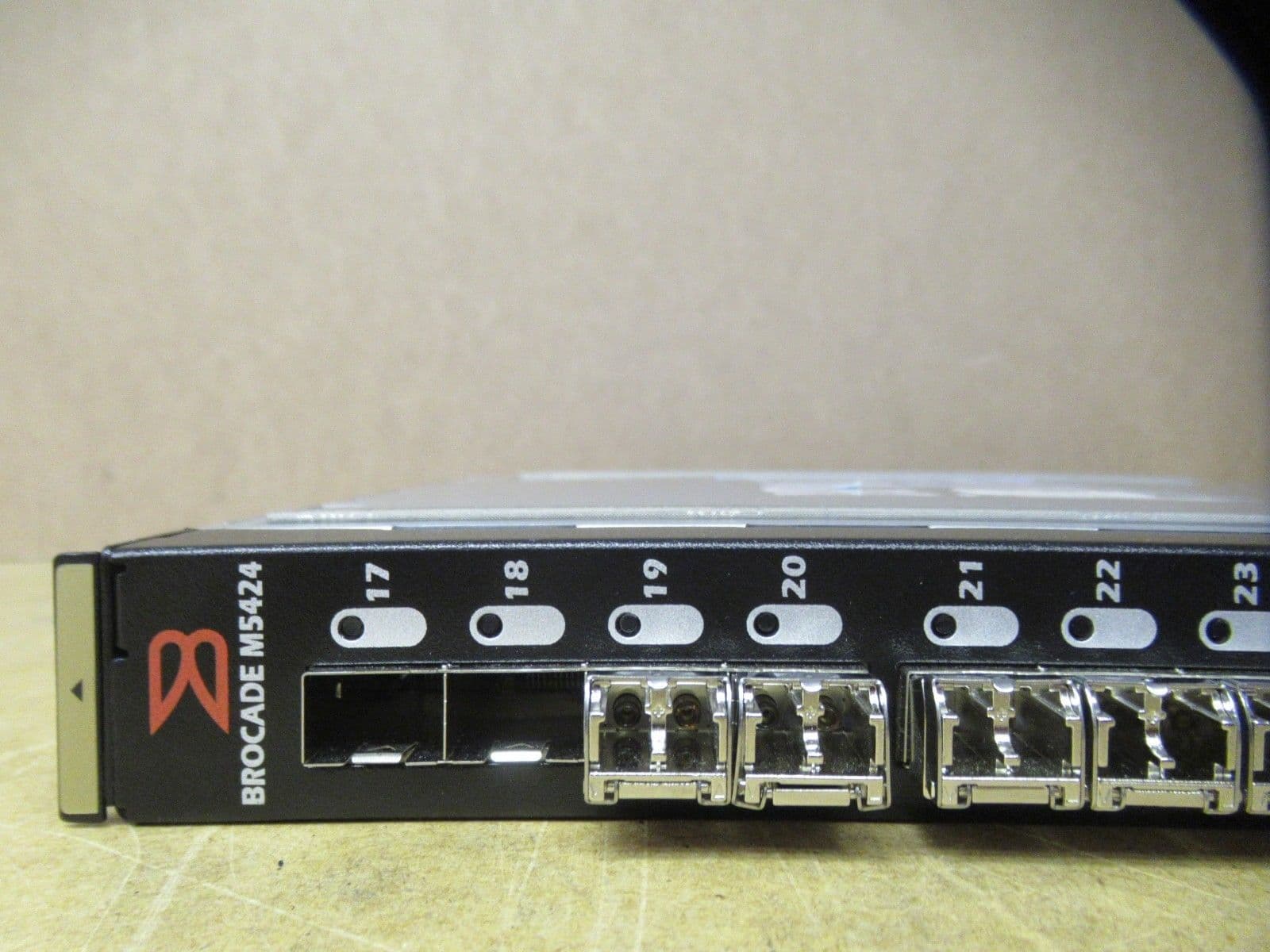 Dell Brocade M5424 8GB/s 24-Port FC Blade Switch for M1000E F855T 6x 8G SFP