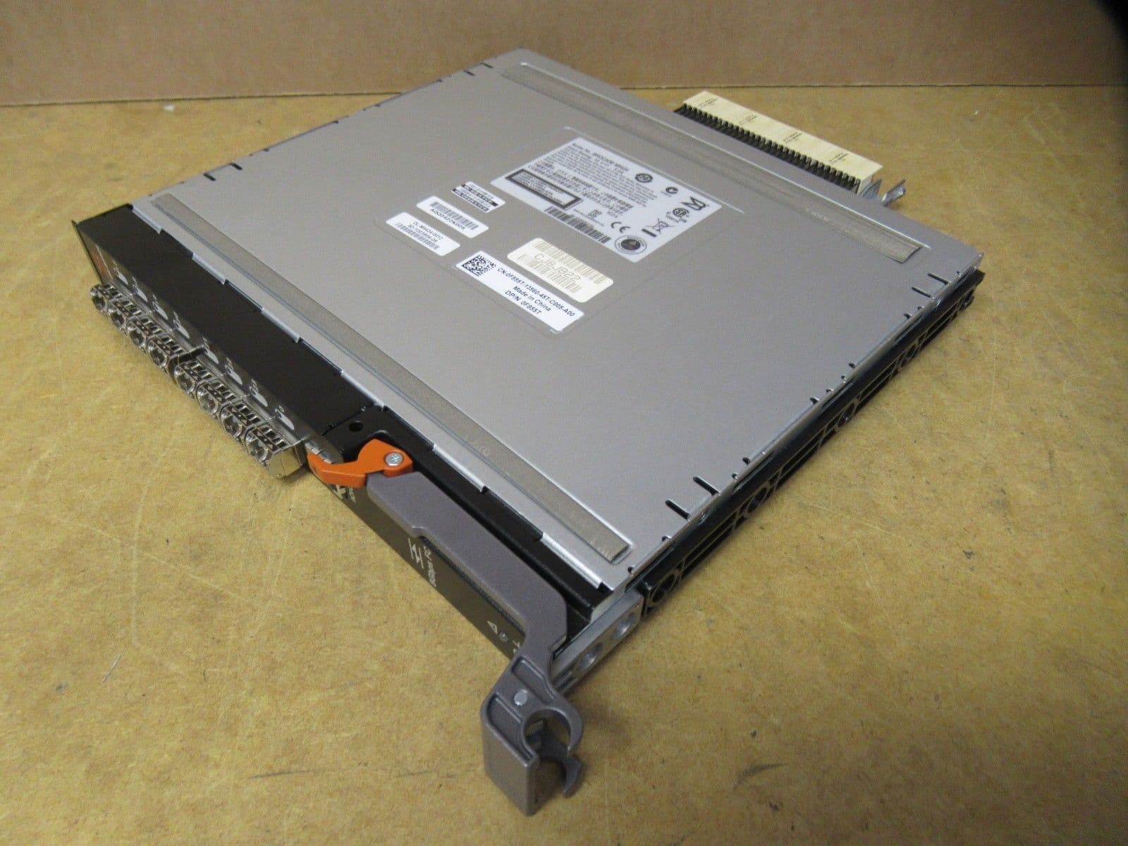 Dell Brocade M5424 8GB/s 24-Port FC Blade Switch for M1000E F855T 8x 8G SFP