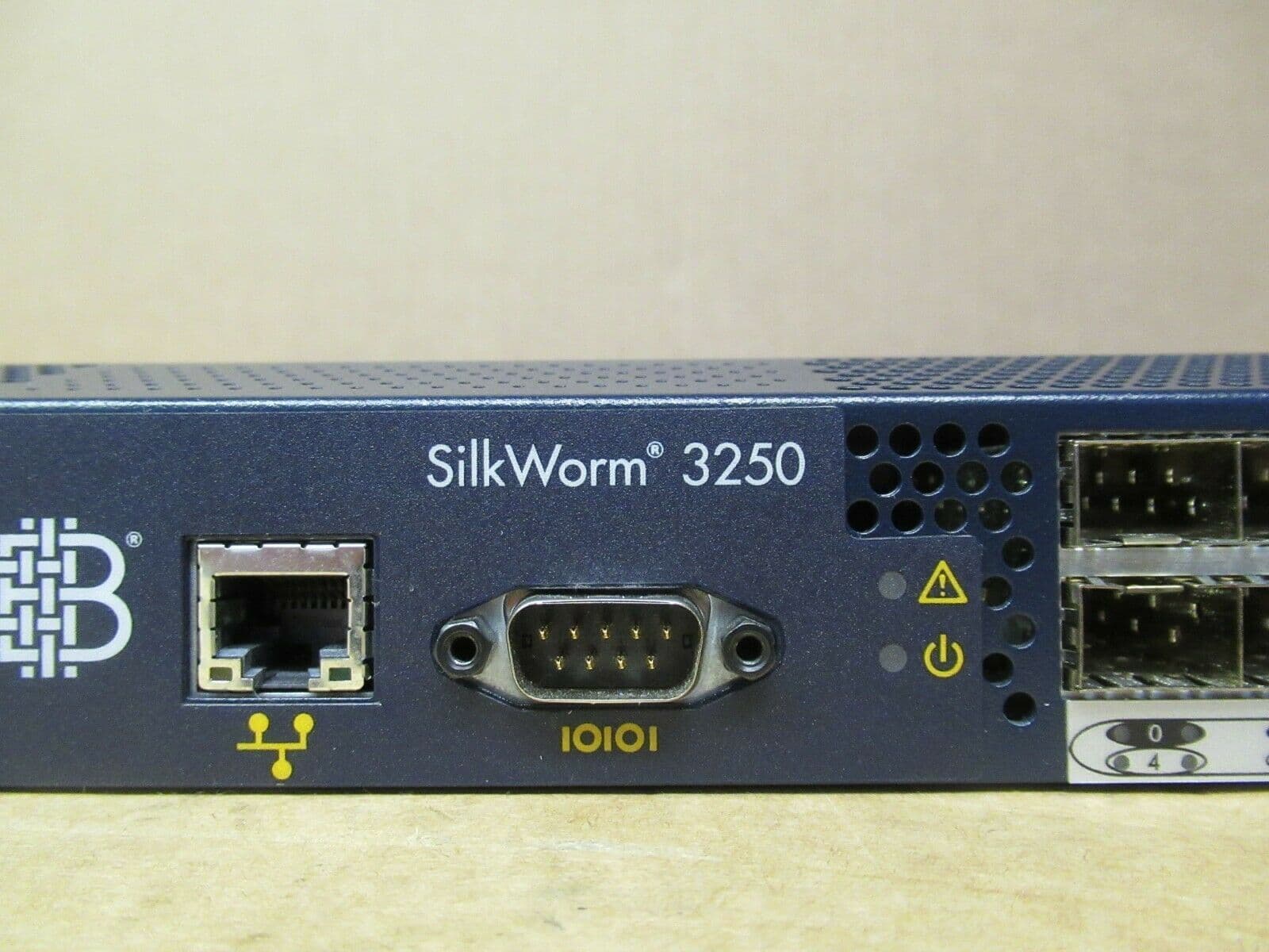 Dell Brocade Silkworm 3250 8-Port 2GB Fabric Fibre Channel Switch XDL ...